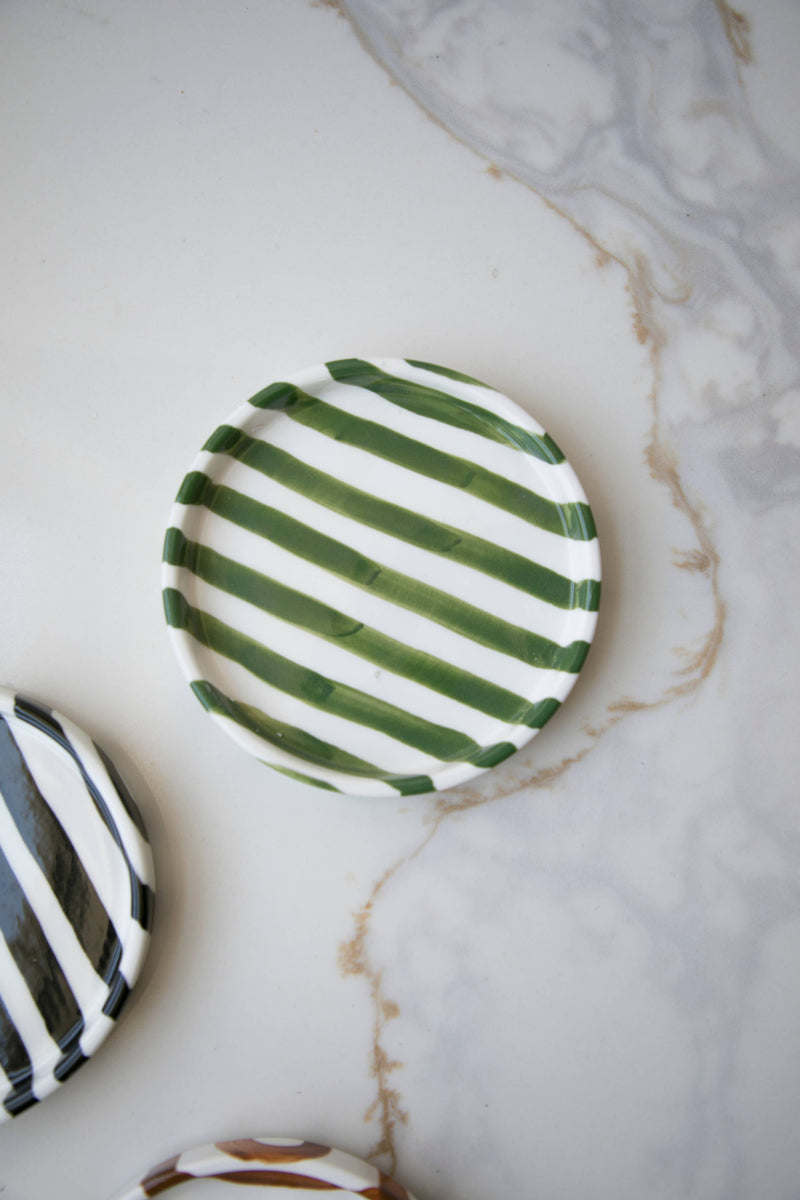 Striped Plates – Picture Perfect Kitchen Home